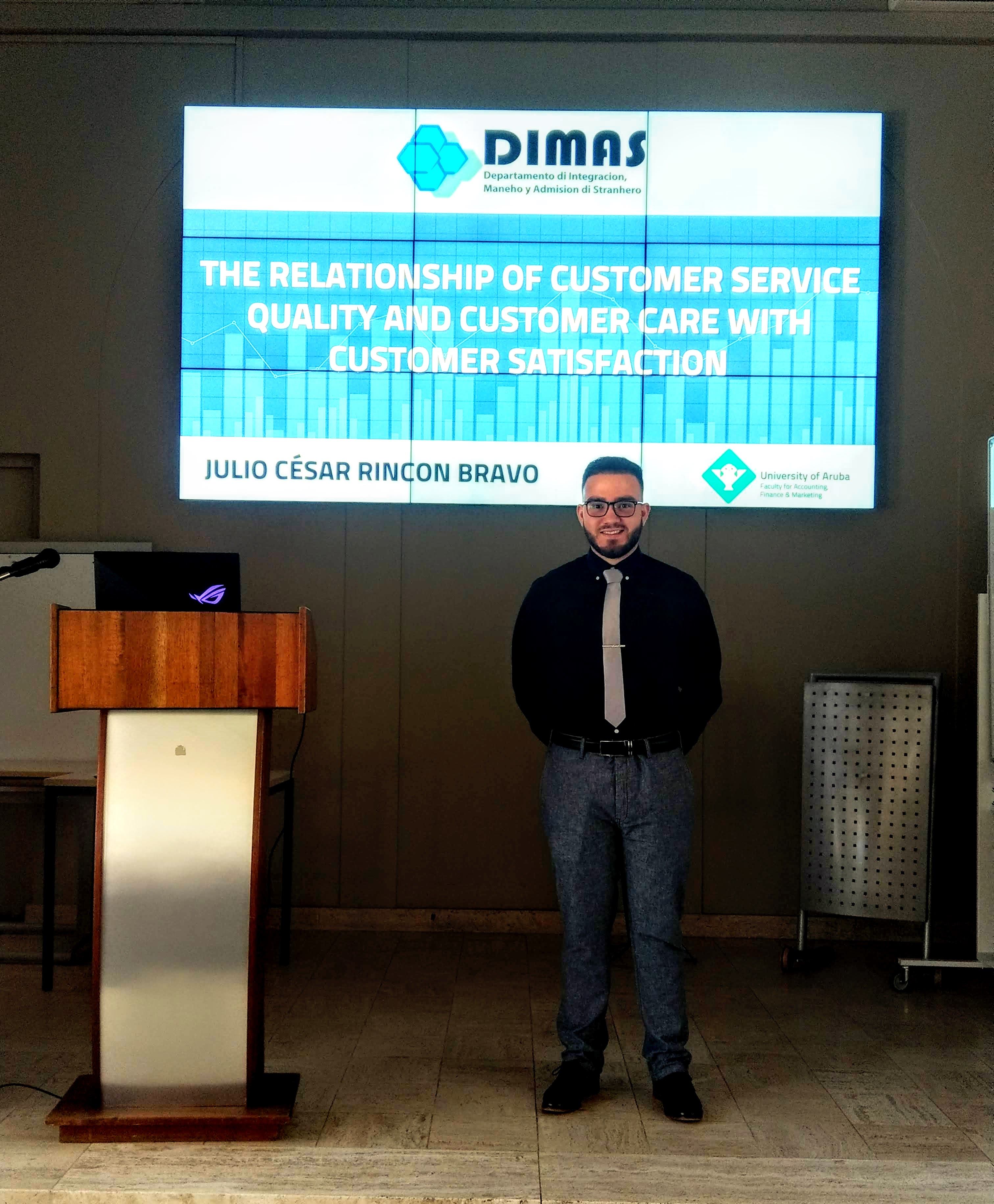 Julio Rincon graduacion UvA | DIMAS